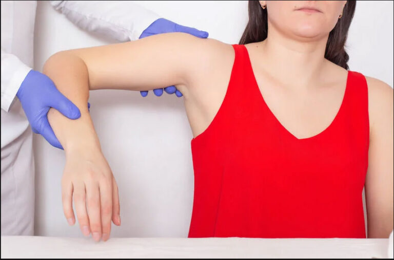 Broken collarbone: Symptoms, Causes and Treatment